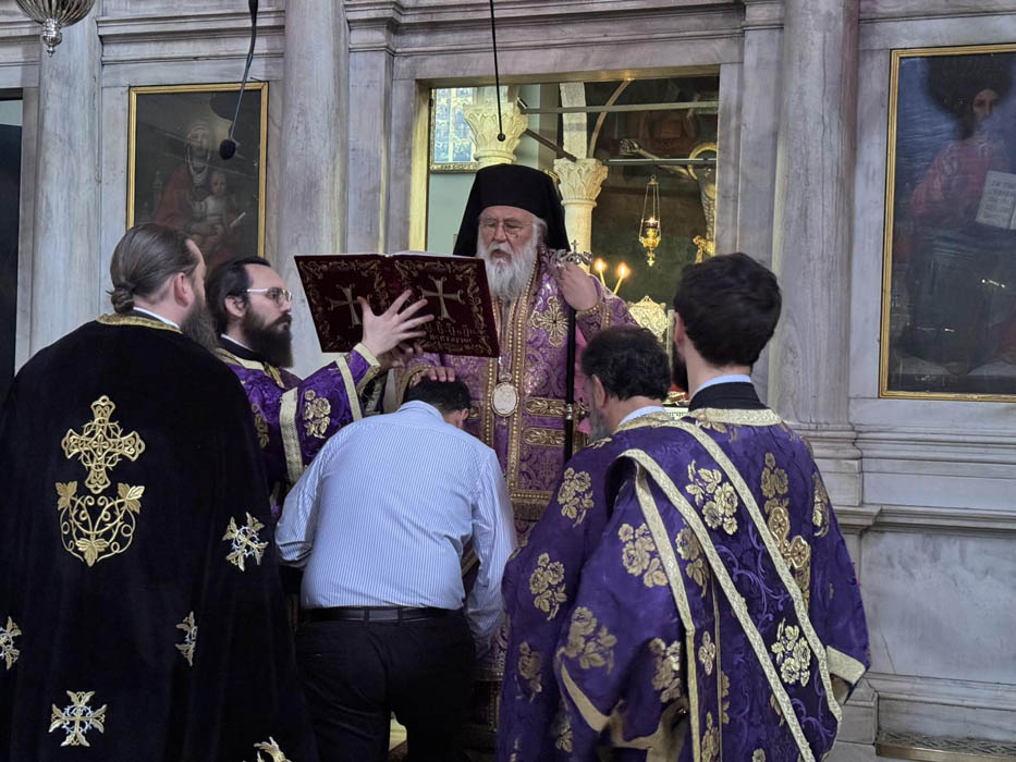 Η ΠΡΩΤΗ ΠΡΟΗΓΙΑΣΜΕΝΗ ΘΕΙΑ ΛΕΙΤΟΥΡΓΙΑ ΣΤΗΝ ΚΕΡΚΥΡΑ - Ιερά Μητρόπολη ...