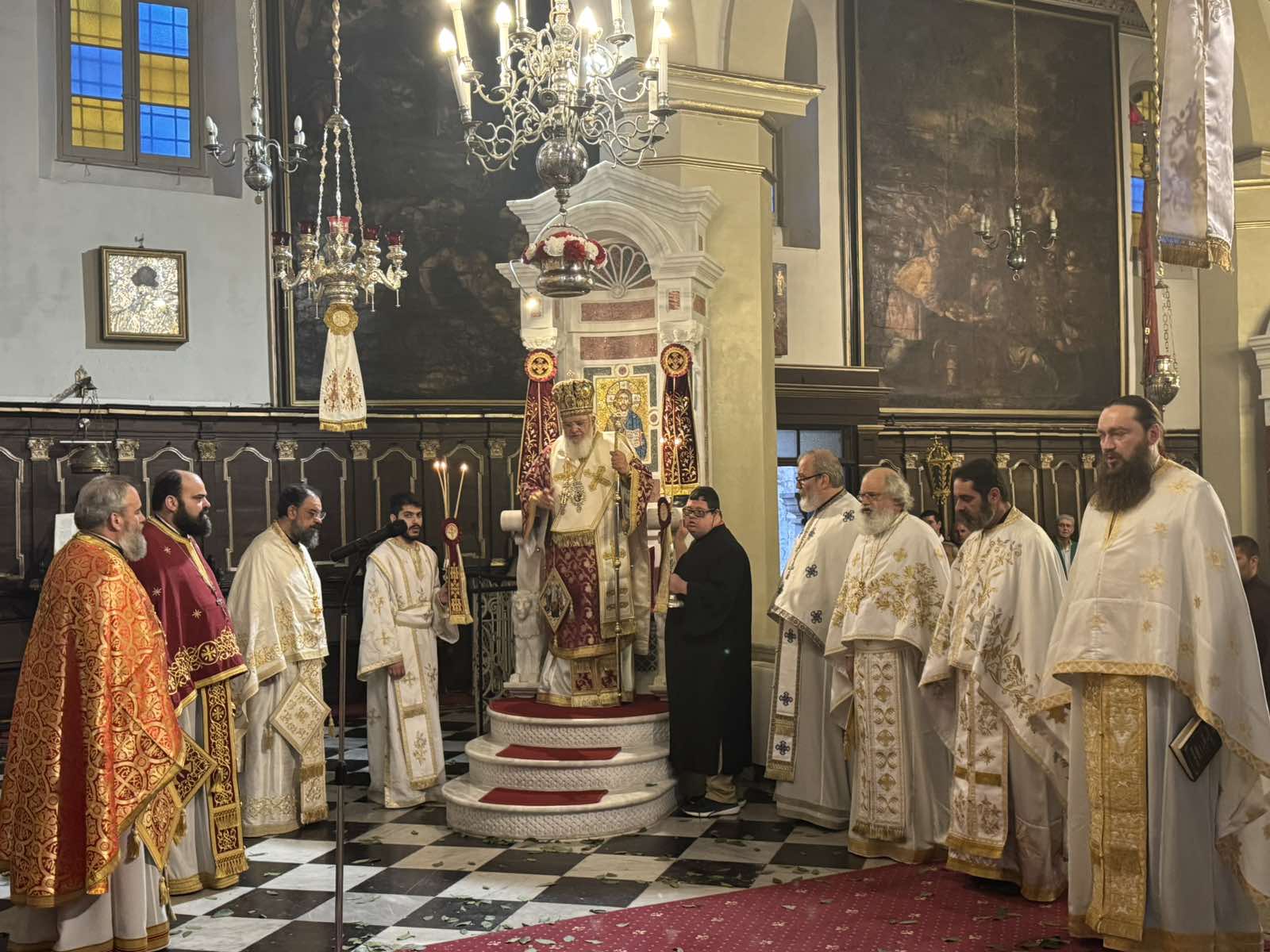 ΠΑΣΧΑ ΣΤΗΝ ΜΗΤΡΟΠΟΛΗ ΚΕΡΚΥΡΑΣ - Ιερά Μητρόπολη Κερκύρας, Παξών ...