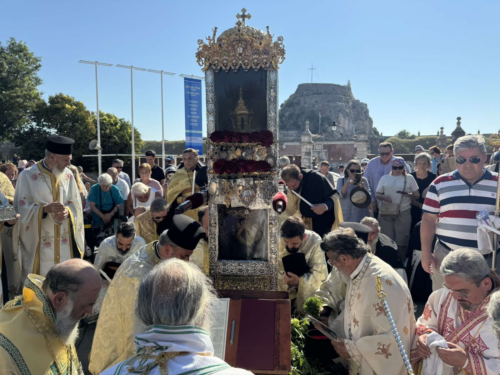 ΜΕΓΑΛΟΠΡΕΠΗ ΛΙΤΑΝΕΙΑ ΤΟΥ ΣΚΗΝΩΜΑΤΟΣ ΤΟΥ ΑΓΙΟΥ ΣΠΥΡΙΔΩΝΟΣ ΣΤΗΝ ΚΕΡΚΥΡΑ ...