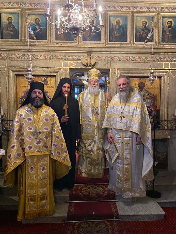 ΚΟΥΡΑ ΜΟΝΑΧΟΥ ΣΤΗΝ ΜΗΤΡΟΠΟΛΗ ΚΕΡΚΥΡΑΣ