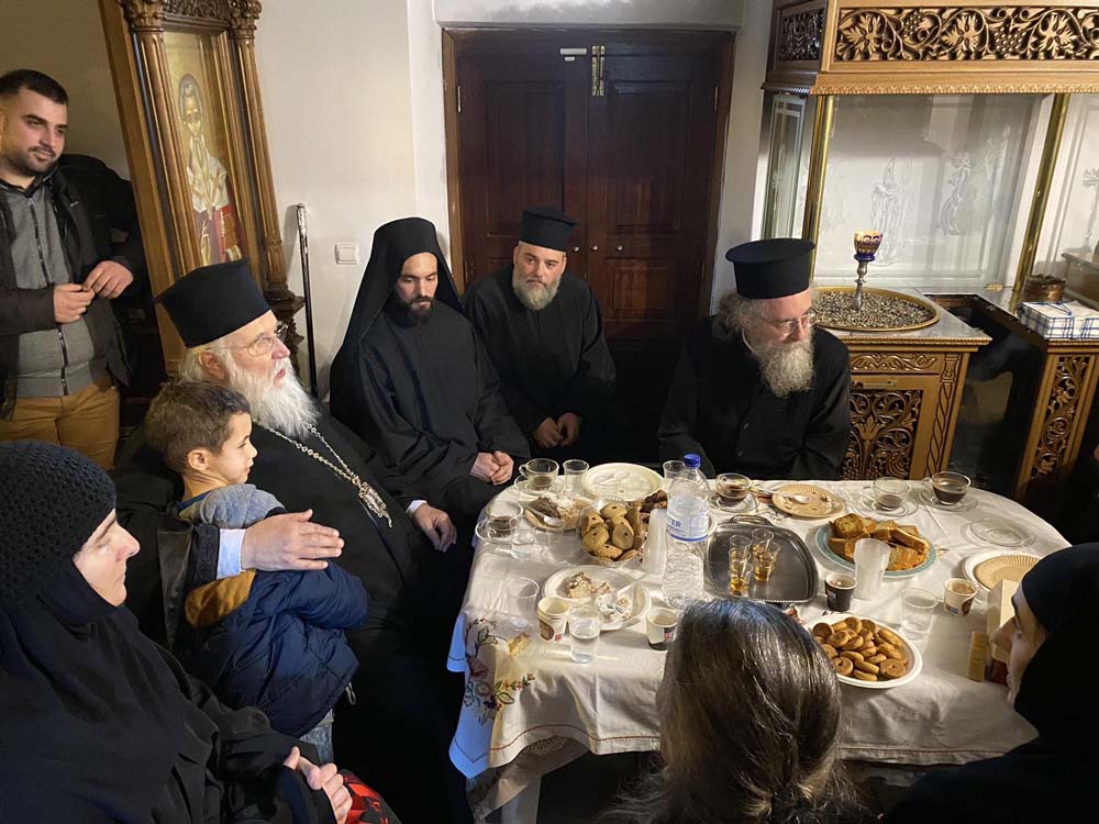 ΚΟΥΡΑ ΜΟΝΑΧΟΥ ΣΤΗΝ ΜΗΤΡΟΠΟΛΗ ΚΕΡΚΥΡΑΣ