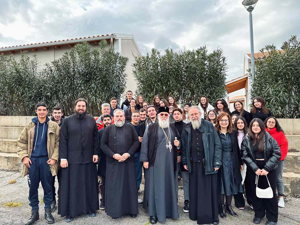 Ο ΜΗΤΡΟΠΟΛΙΤΗΣ ΚΕΡΚΥΡΑΣ ΜΕ ΤΑ ΣΤΕΛΕΧΗ ΤΩΝ ΚΑΤΑΣΚΗΝΩΣΕΩΝ