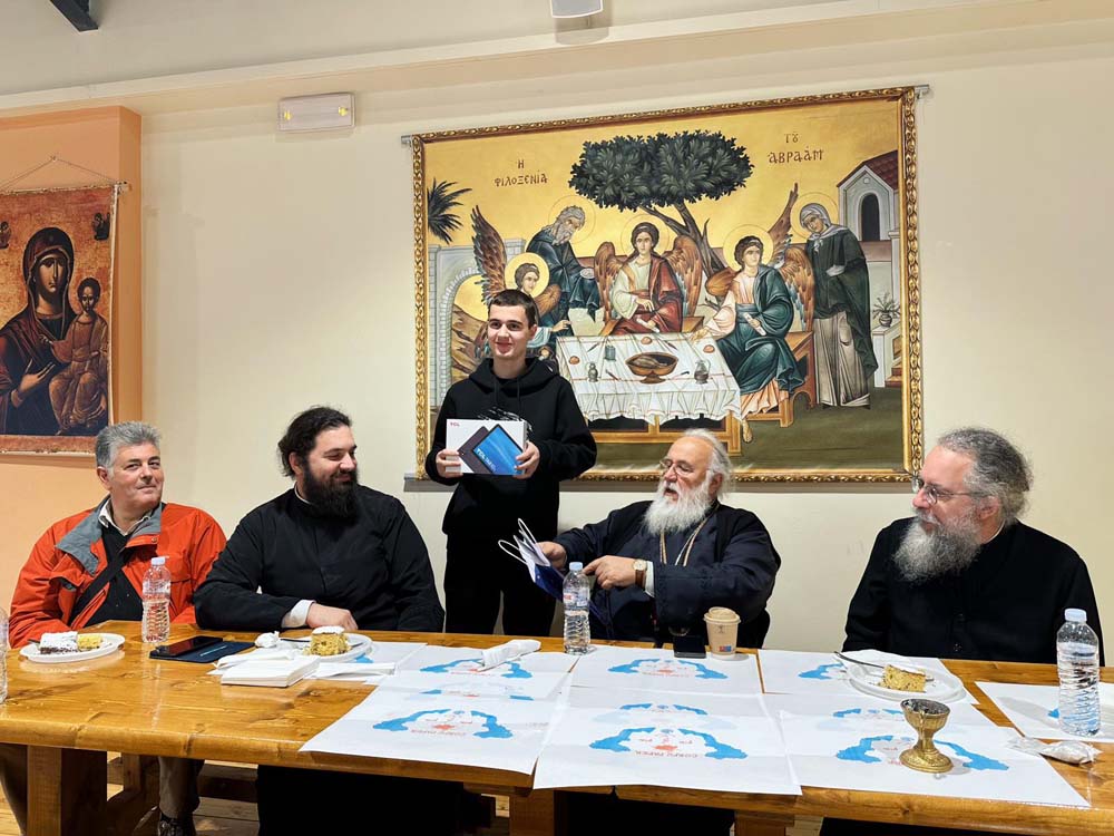 Ο ΜΗΤΡΟΠΟΛΙΤΗΣ ΚΕΡΚΥΡΑΣ ΜΕ ΤΑ ΣΤΕΛΕΧΗ ΤΩΝ ΚΑΤΑΣΚΗΝΩΣΕΩΝ