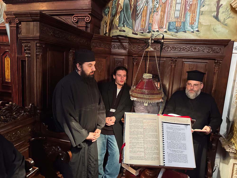 Ο ΜΗΤΡΟΠΟΛΙΤΗΣ ΚΕΡΚΥΡΑΣ ΜΕ ΤΑ ΣΤΕΛΕΧΗ ΤΩΝ ΚΑΤΑΣΚΗΝΩΣΕΩΝ | Ιερά ...