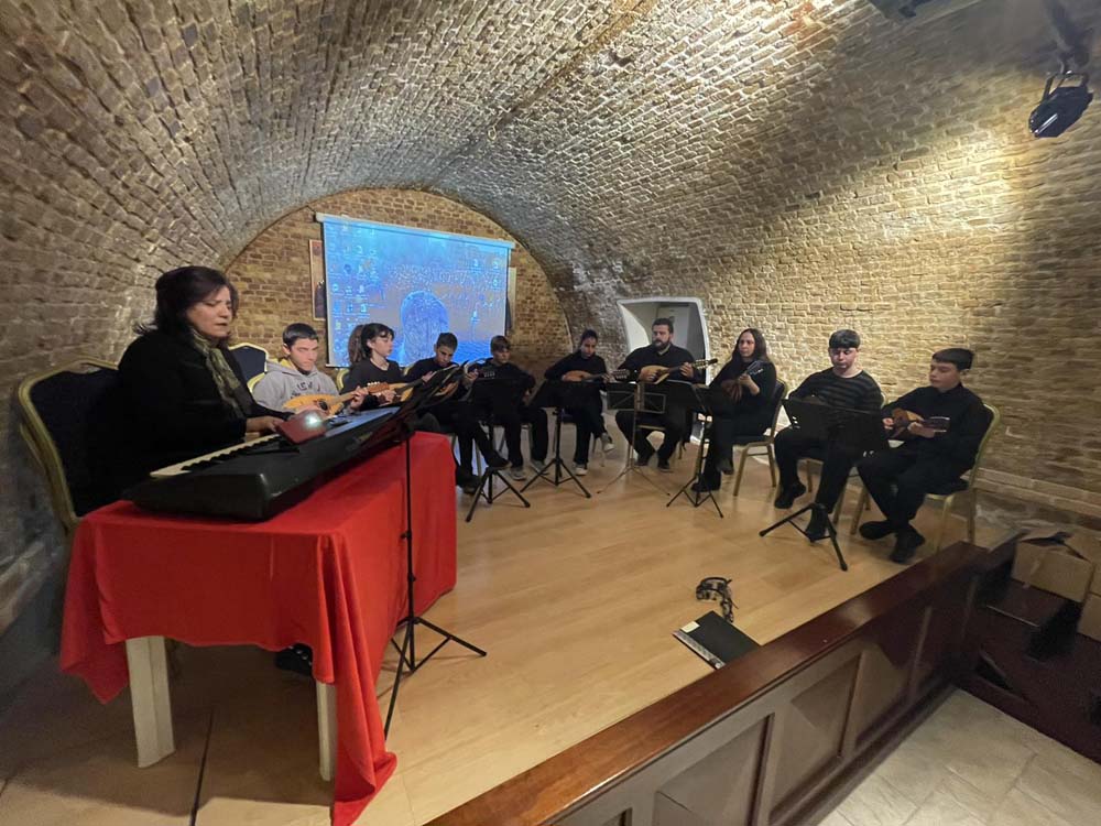 ΤΙΜΗΤΙΚΗ ΕΚΔΗΛΩΣΗ ΓΙΑ ΤΟΥΣ ΕΚΠΑΙΔΕΥΤΙΚΟΥΣ ΣΤΗΝ ΚΕΡΚΥΡΑ